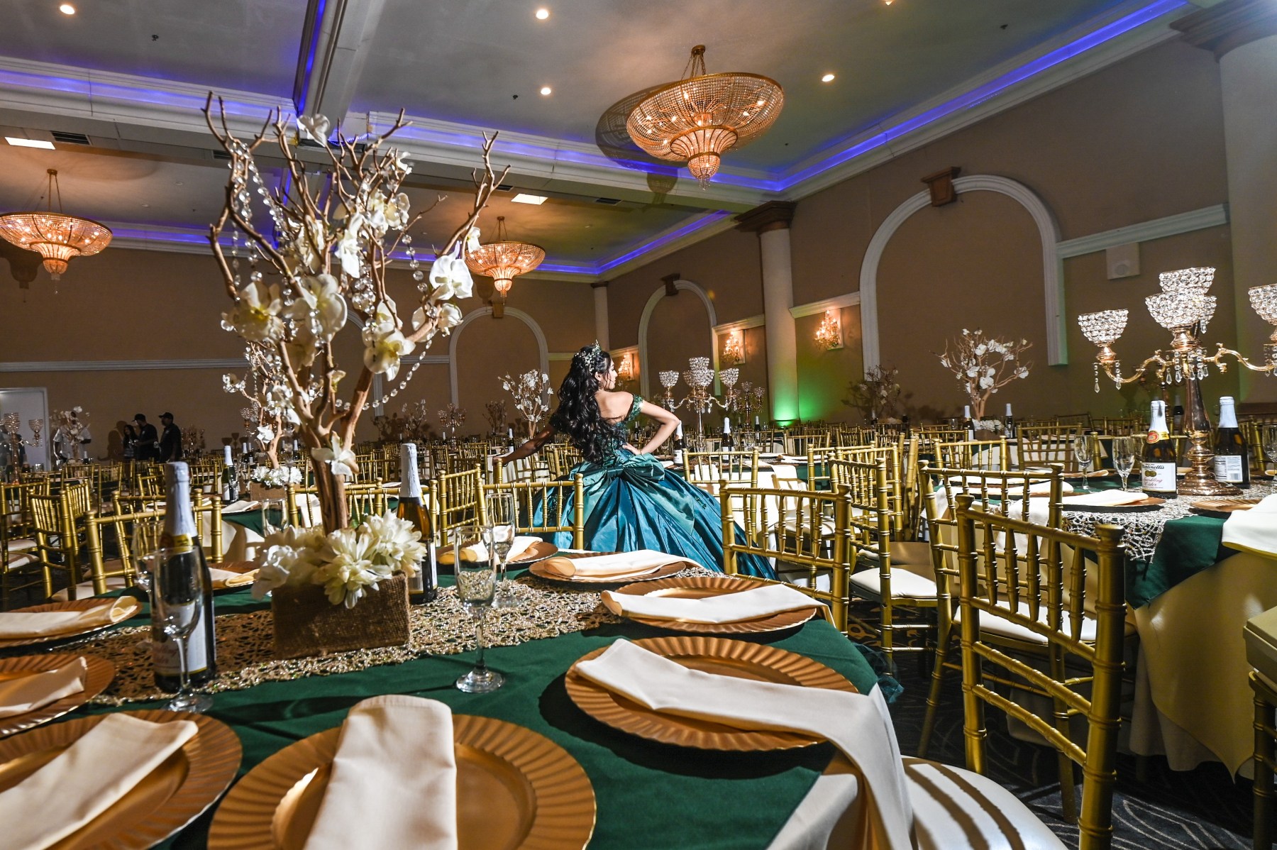 Quinceaneras – Blue Night Banquet Hall